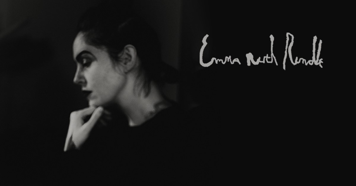 Hangolódj Emma Ruth Rundle pénteki koncertjére dalválogatásunkkal!